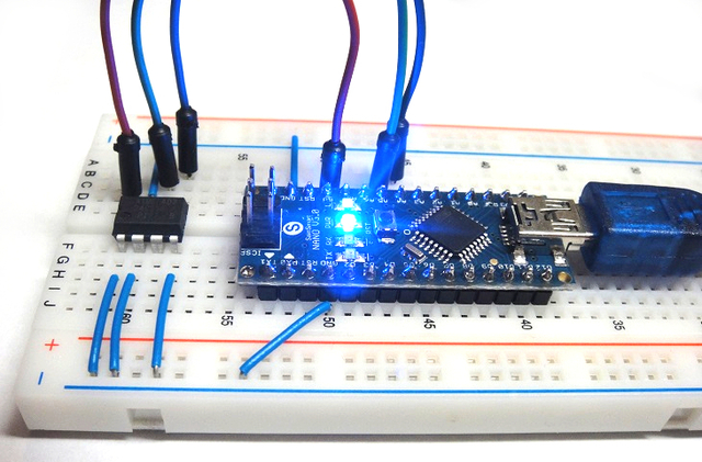 Arduino Nano と外付けEEPROM を接続してみた: おじさんMakers 日記